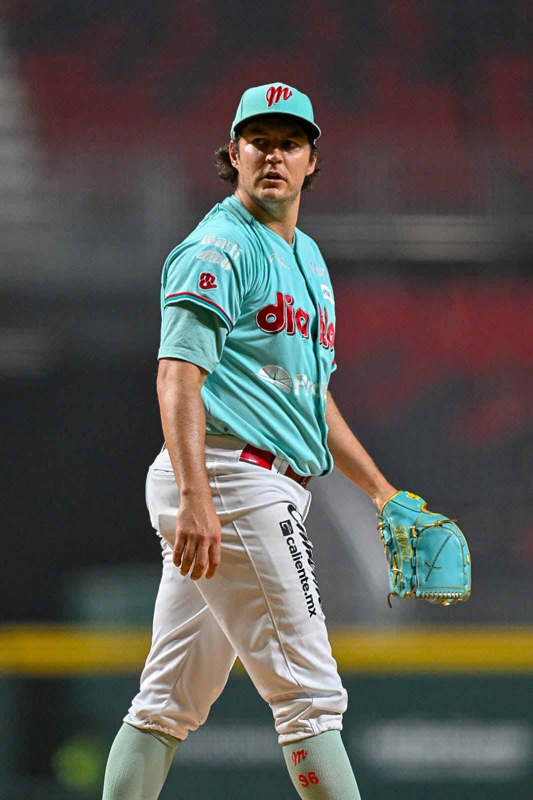 Trevor Bauer será el pitcher abridor y «Harper» Gamboa como capitán de ...