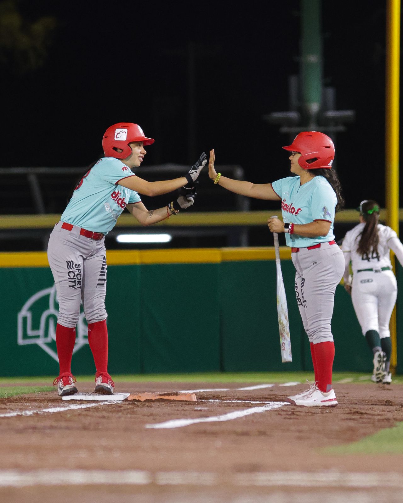 Diablos Rojos Femenil cae ante Bravos de León Softbol – www.damebola.net